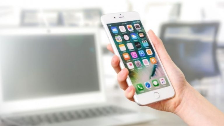 11 Reasons Why iPhones Are So Expensive (Full Guide)