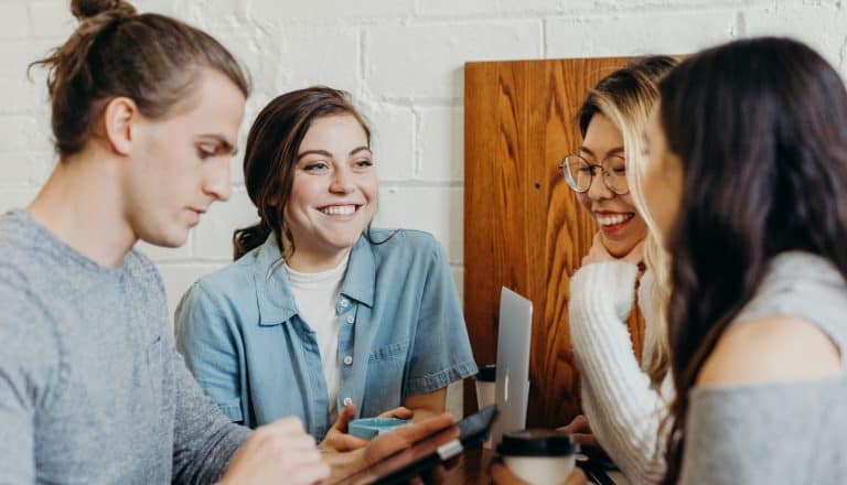 9 Reasons You Get Annoyed When People Talk Too Much