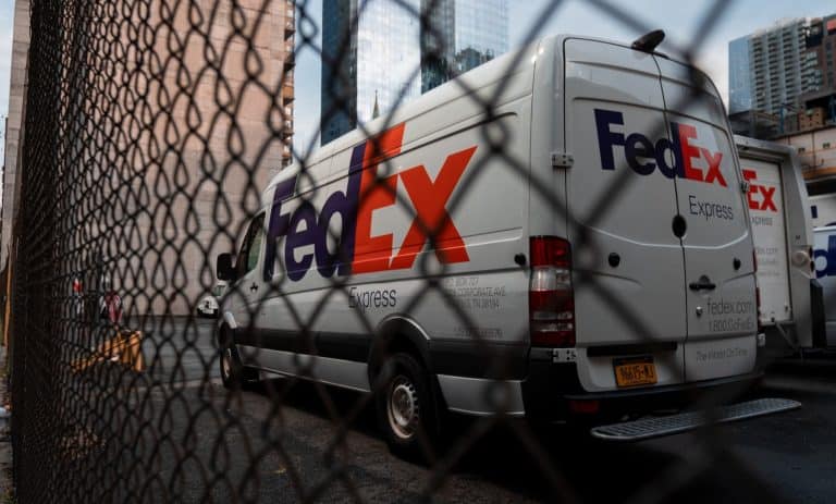 Why Does FedEx Suck? (9 Revealing Reasons)