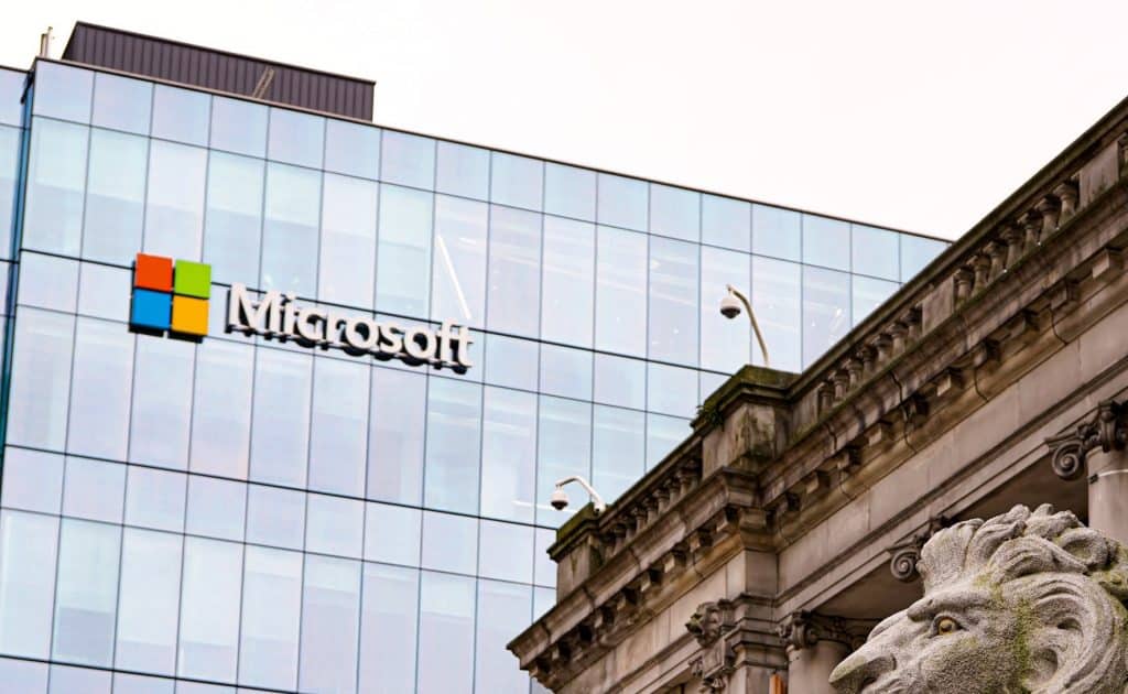 Why Is Microsoft Not In FAANG? (6 Revealing Reasons)