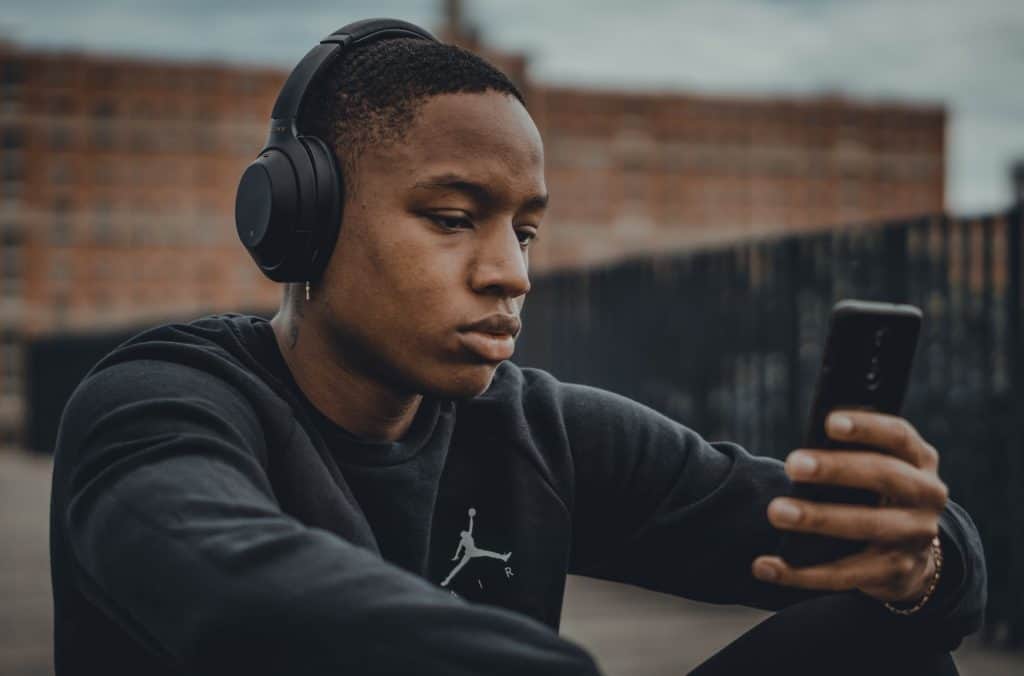 Why Is Music So Bad Now? (11 Revealing Reasons)