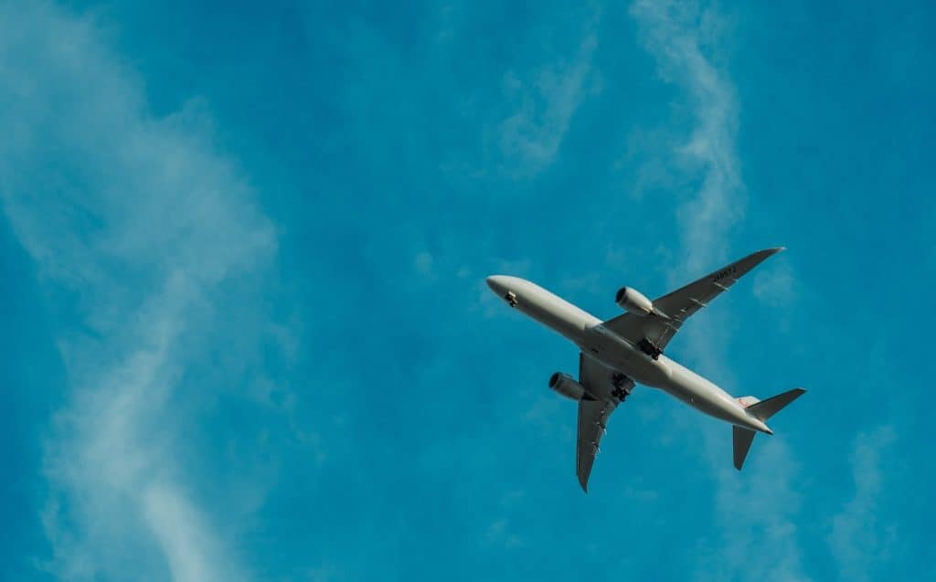 Why Don't Planes Have Parachutes? (7 Reasons Why)